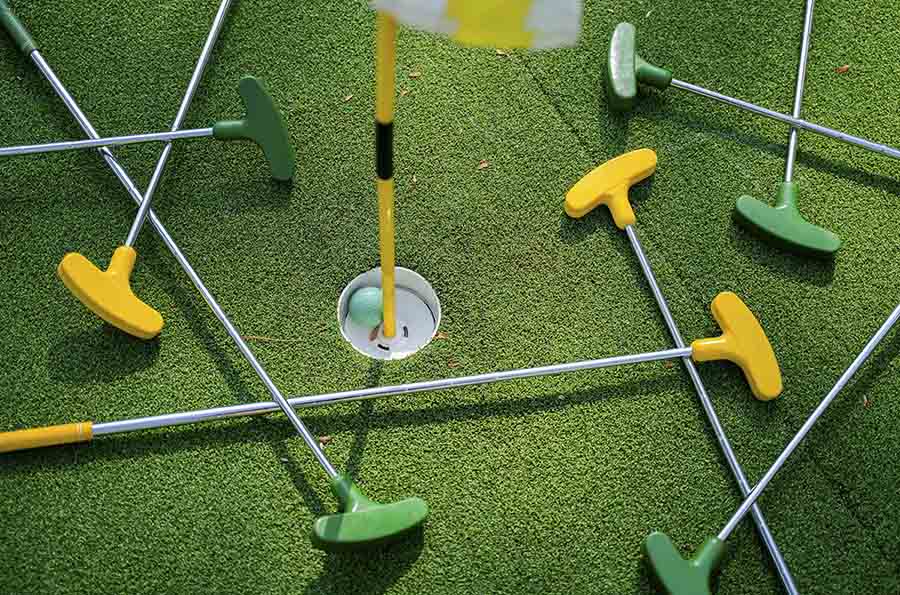 How Long Does Mini Golf Take? (For 2,4 Or 6 Players)
